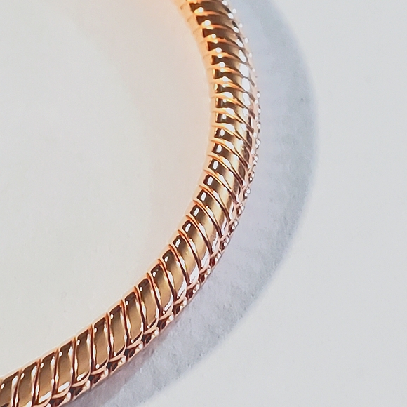 Pandora | Jewelry | Authentic New Pandora Pandora Moments Heart Tbar ...